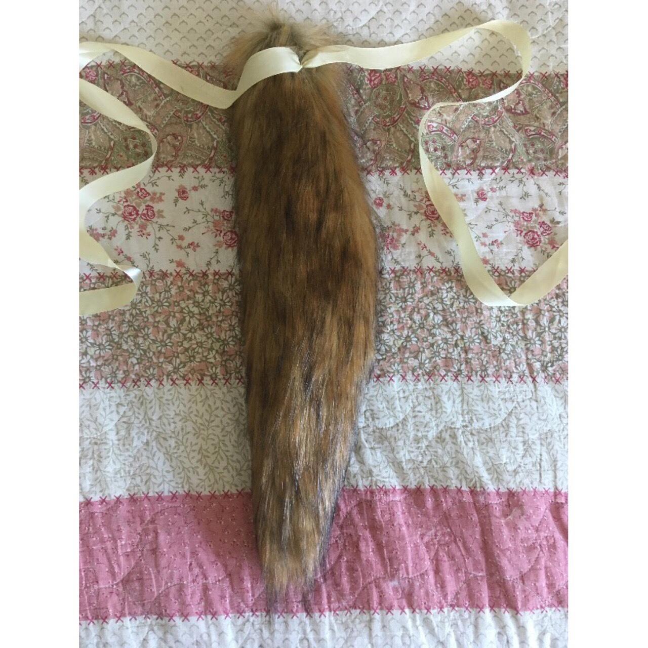 FOR SALE: Beautiful ‘wolf’ colored fur 19 inch tail.... - Depop
