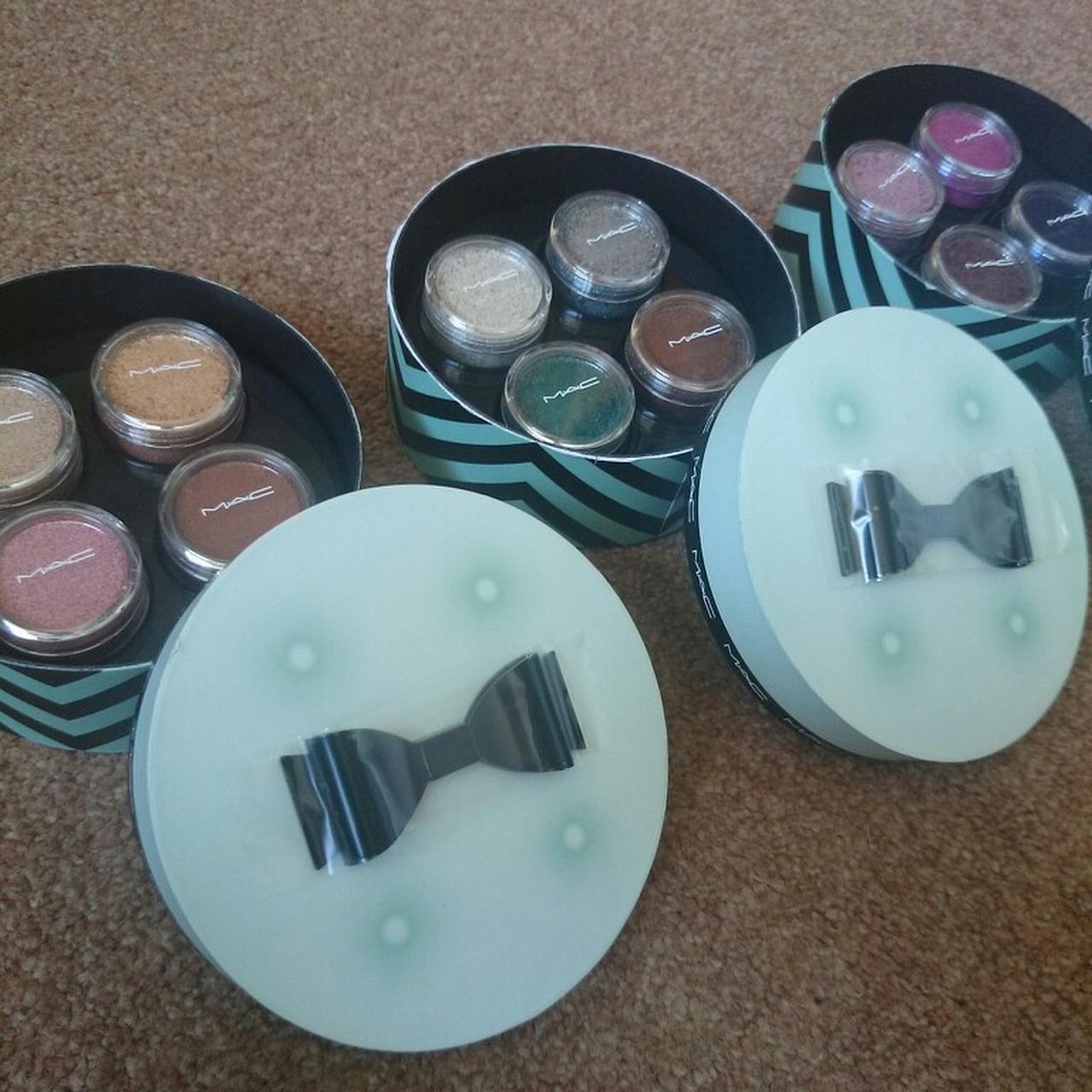 MAC Limited Edition Holiday 2012 Pigments... - Depop