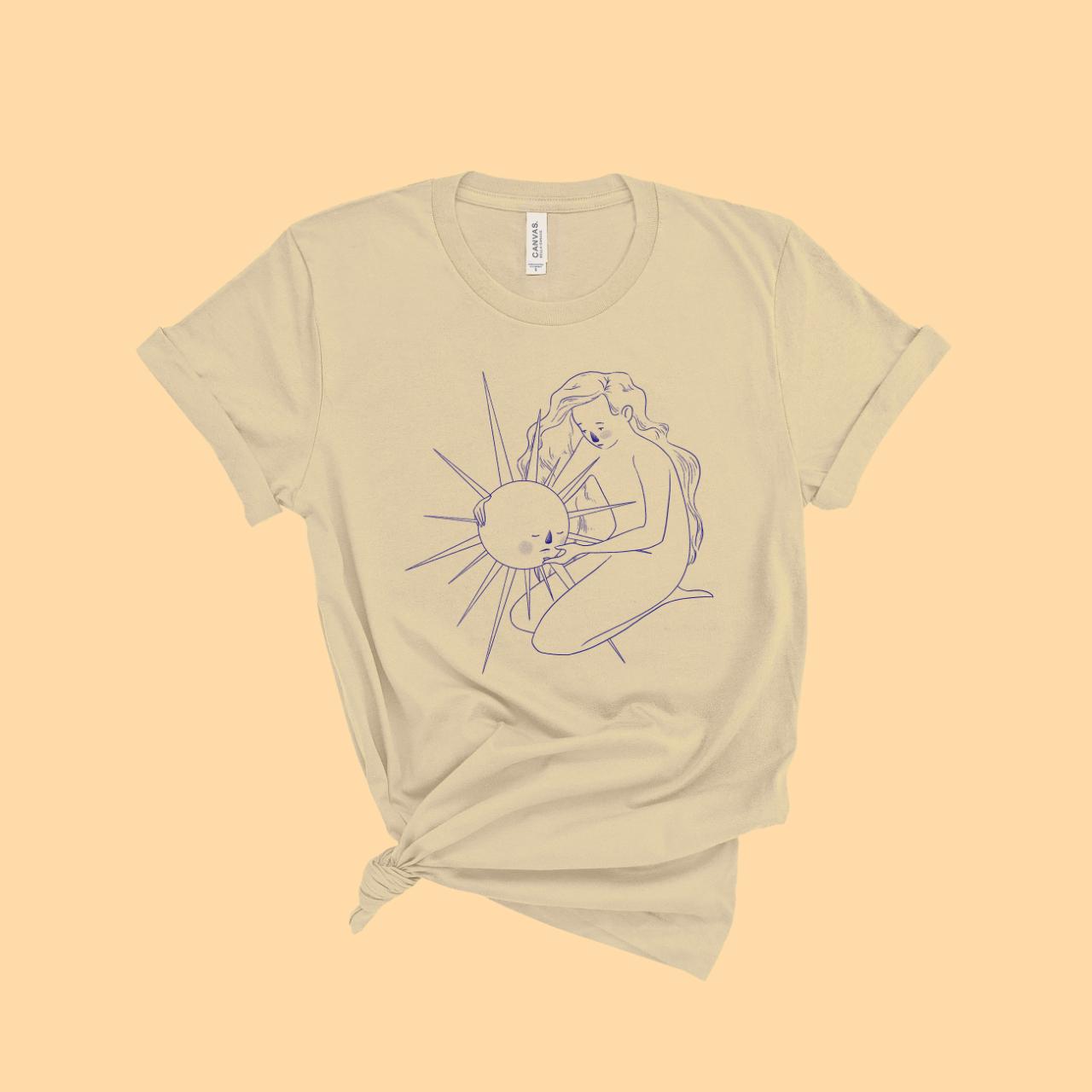 Women's Cream T-shirt | Depop