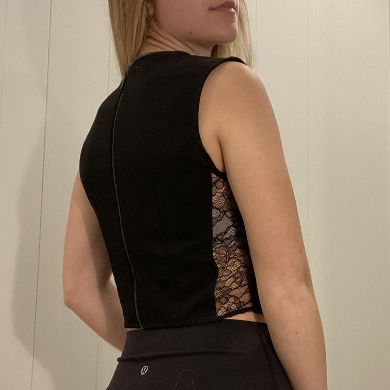 alice + olivia Women's Black Vest | Depop