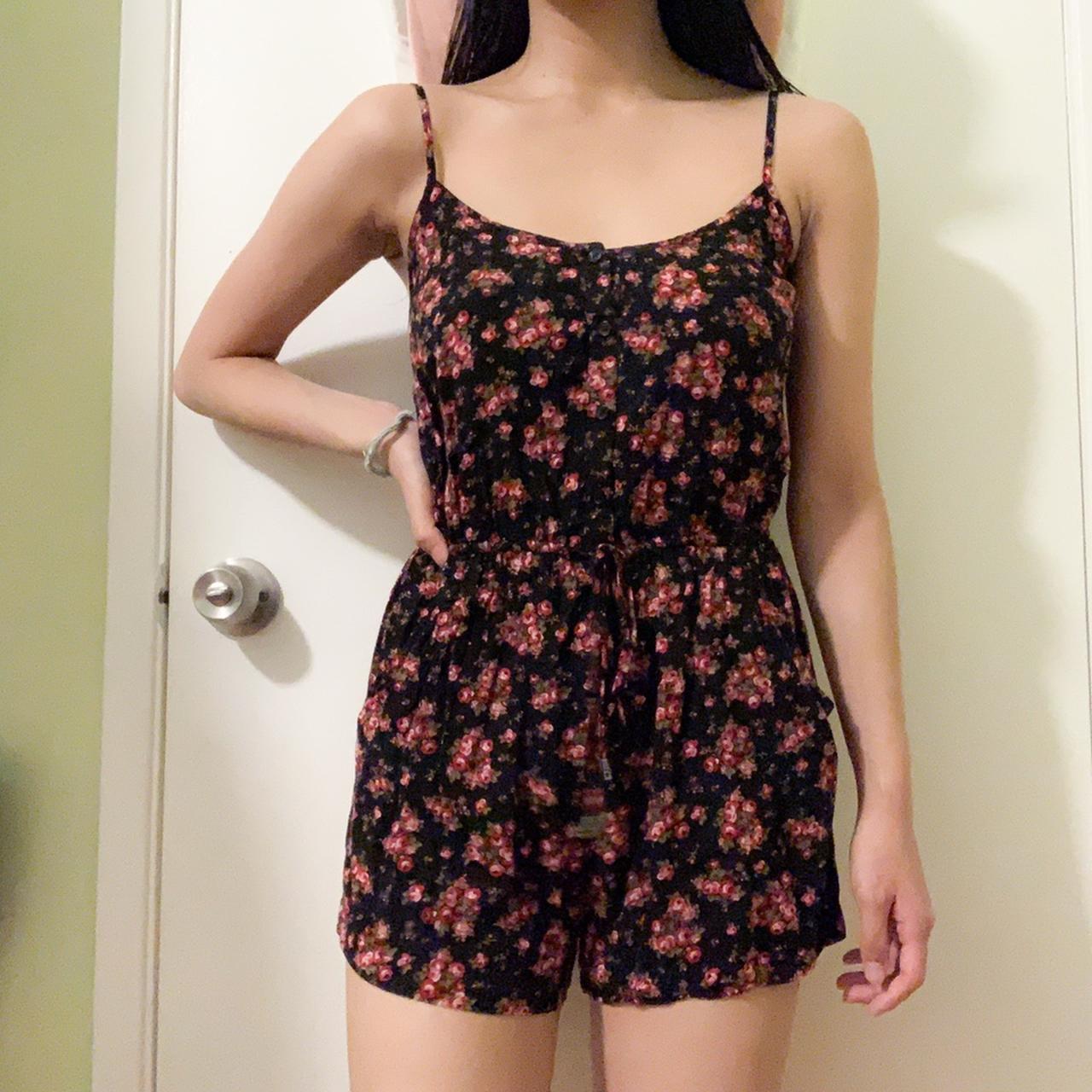 Forever 21 Women's Black and Red Playsuit-romper | Depop