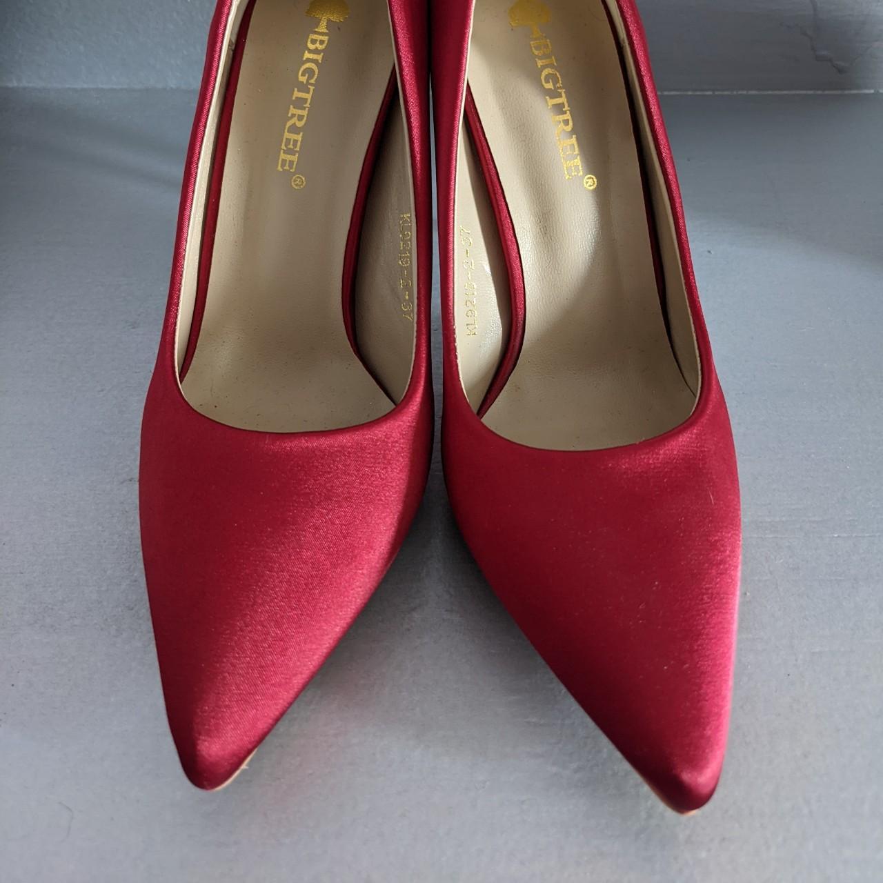 Red rose detailed heels Never worn Size 4 - Depop