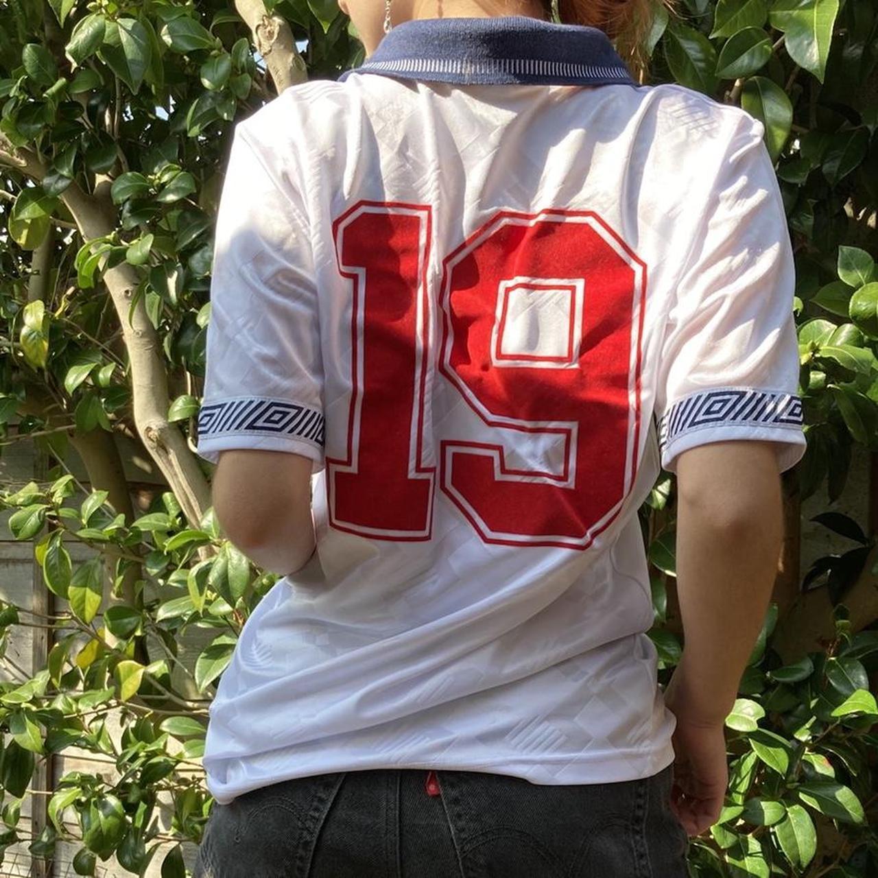 🏄‍♀️player 19 football tshirt. 🏄‍♀️england umbro football... - Depop