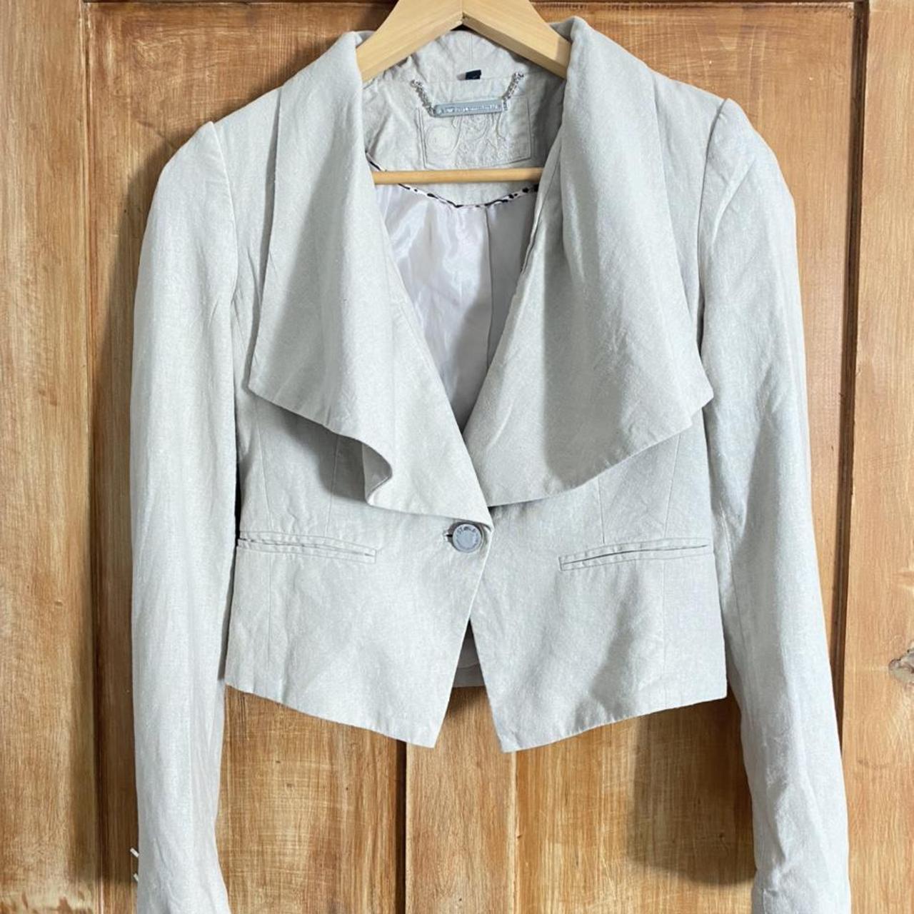 Gorgeous cropped linen jacket in a creamy/oat colour... - Depop
