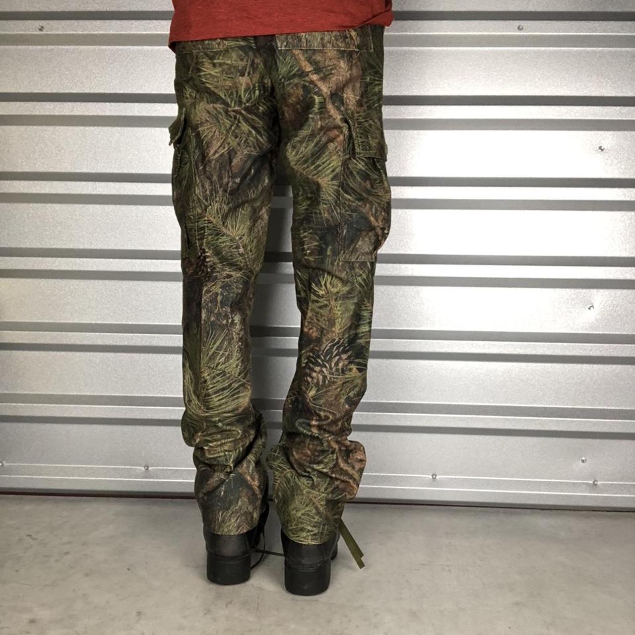 True Timber Hunting Camo Adjustable Cargo Pocket... - Depop