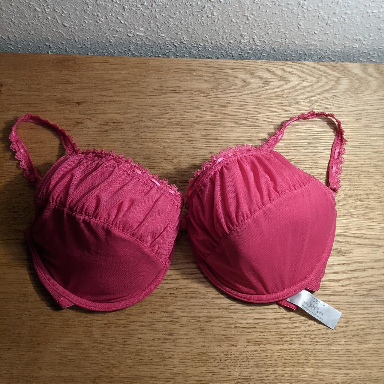 Women's Pink Bra | Depop