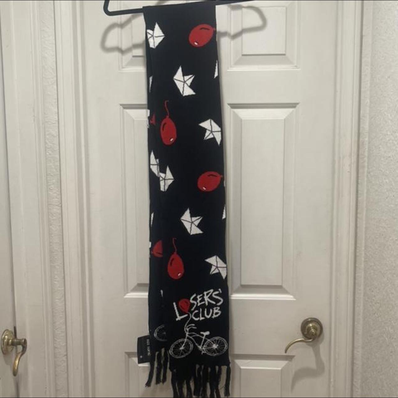 Bioworld Loser’s club scarf Never been used, tags... - Depop