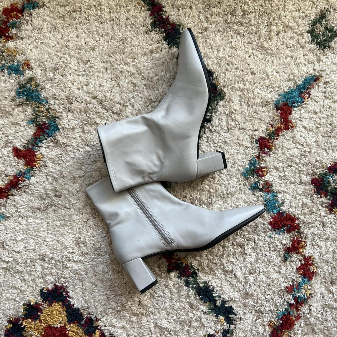 Women's Grey Boots | Depop