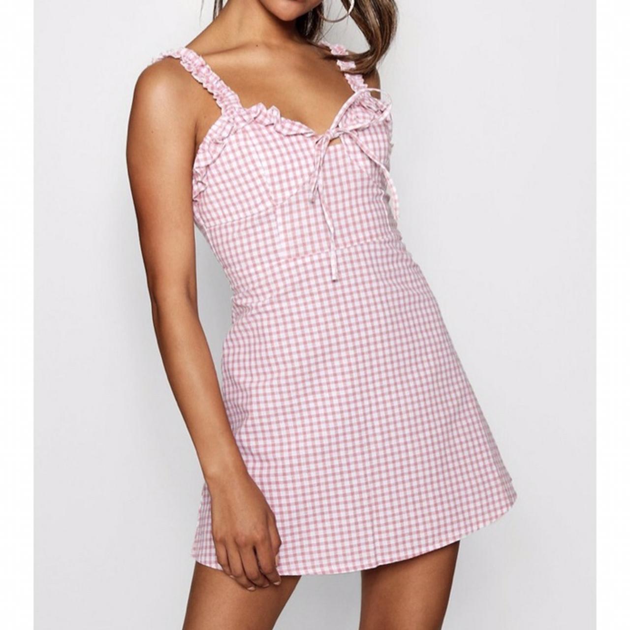 Selling this boohoo dress only worn once,perfect for... - Depop