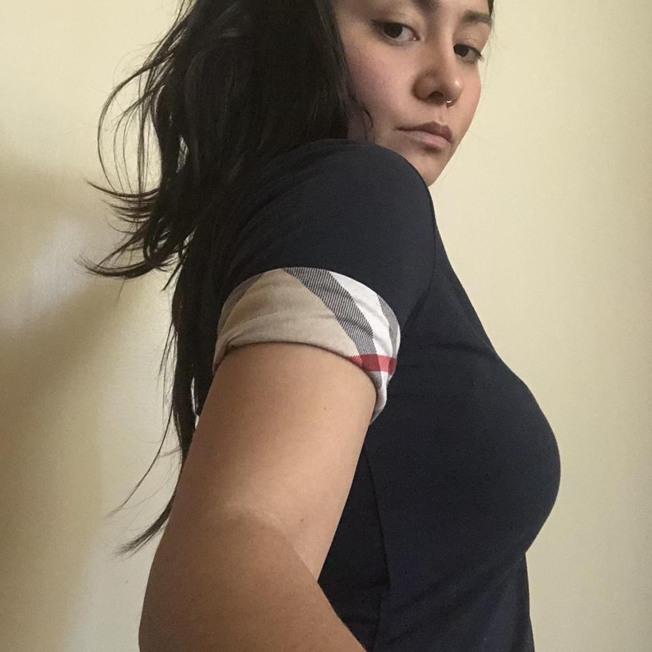 🌼SOLD🌼 ️DO NOT BUY ️ Classic Burberry Brit tee in... - Depop