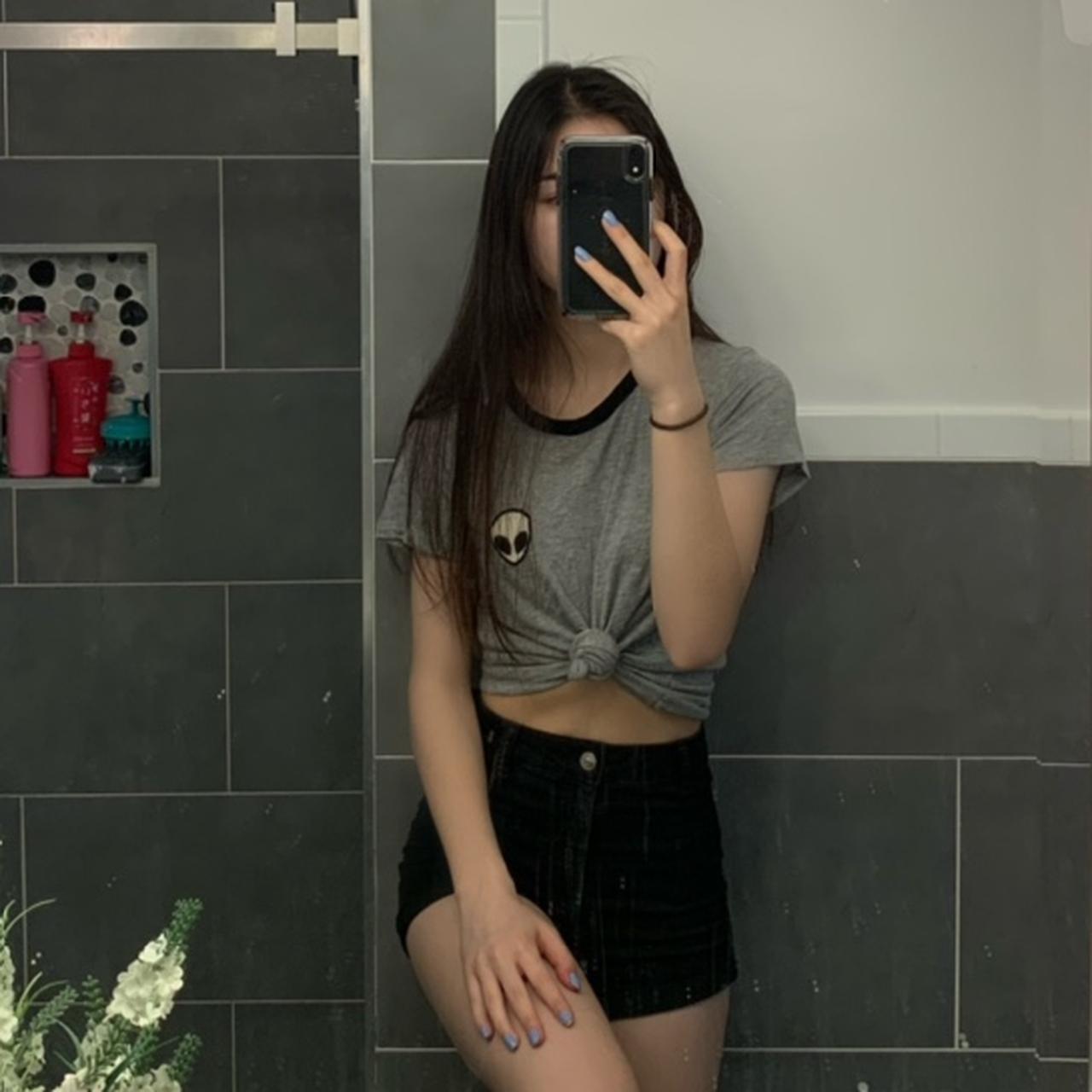 Brandy Melville alien top • -superrr... - Depop