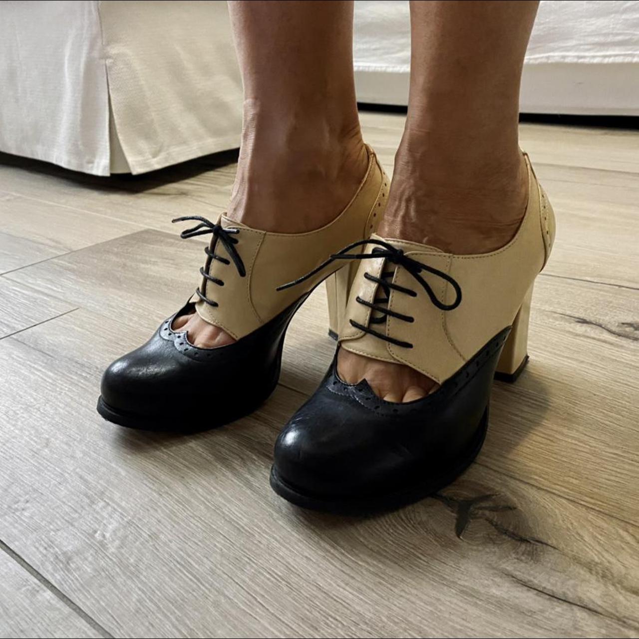 Scarpe col tacco stile parigine, colori panna e... - Depop