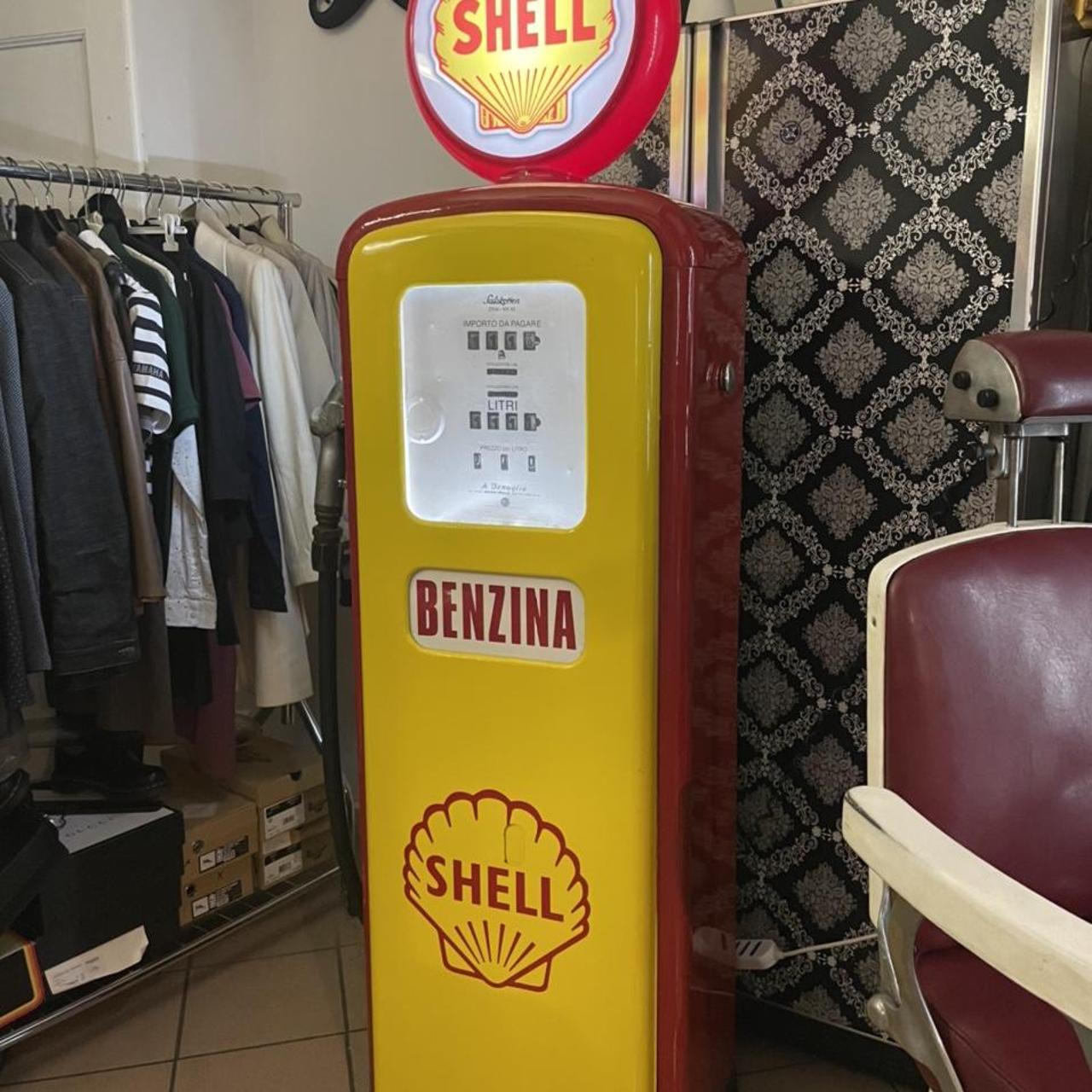 Pompa si benzina SHELL all’interno vuota viene... - Depop