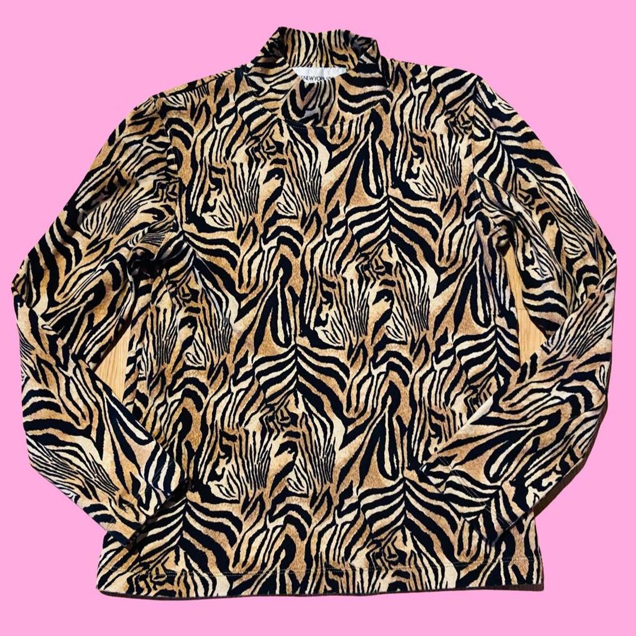 VINTAGE 90s TIGER STRIPE LEOPARD PRINT TURTLENECK... - Depop