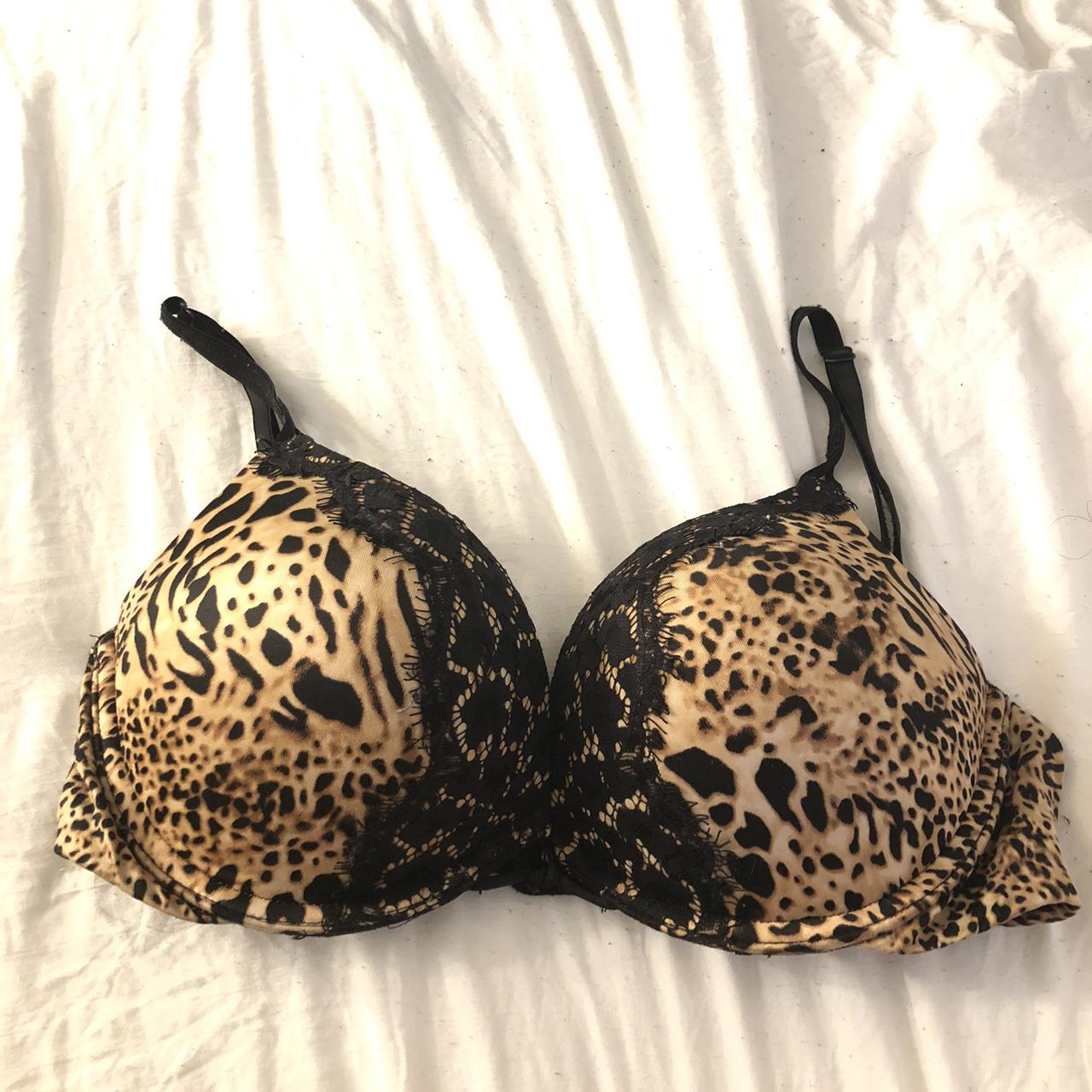 Victoria's Secret Women's Bra | Depop