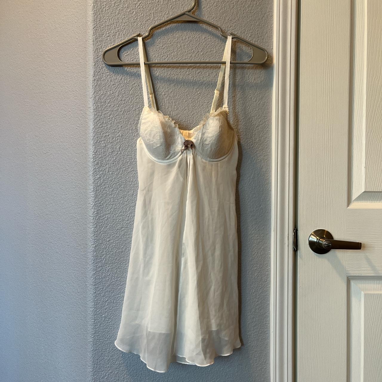 Vera Wang Lingerie/Bralette -in perfect... - Depop