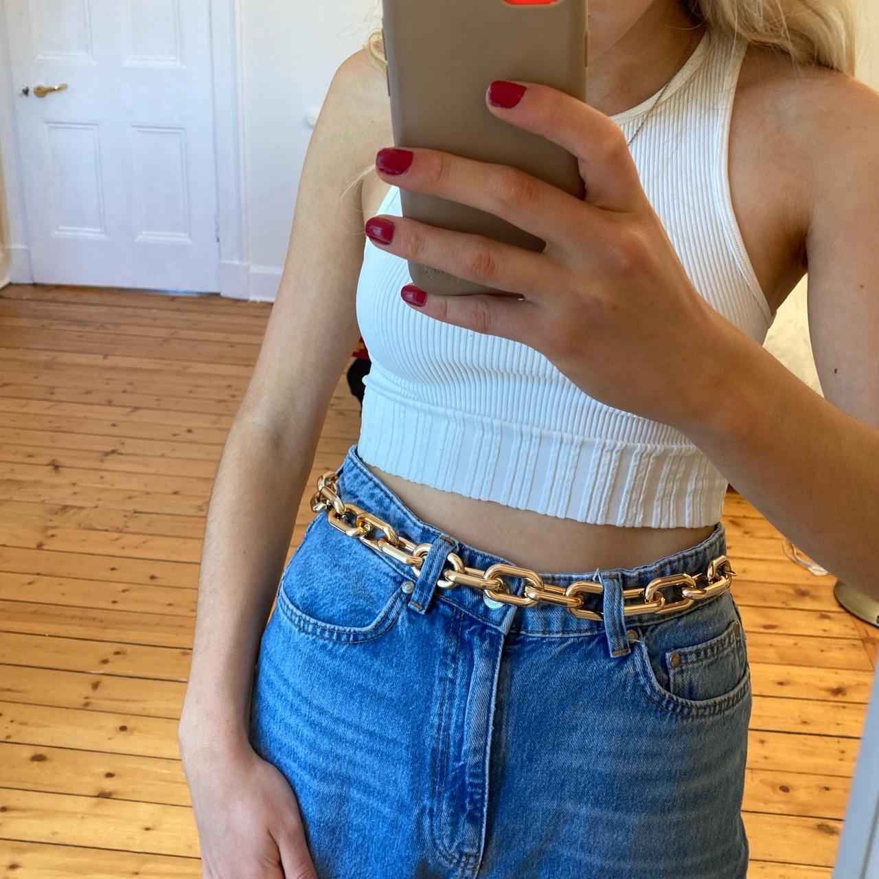 Gold chunky chain belt!! So cool never worn still... - Depop