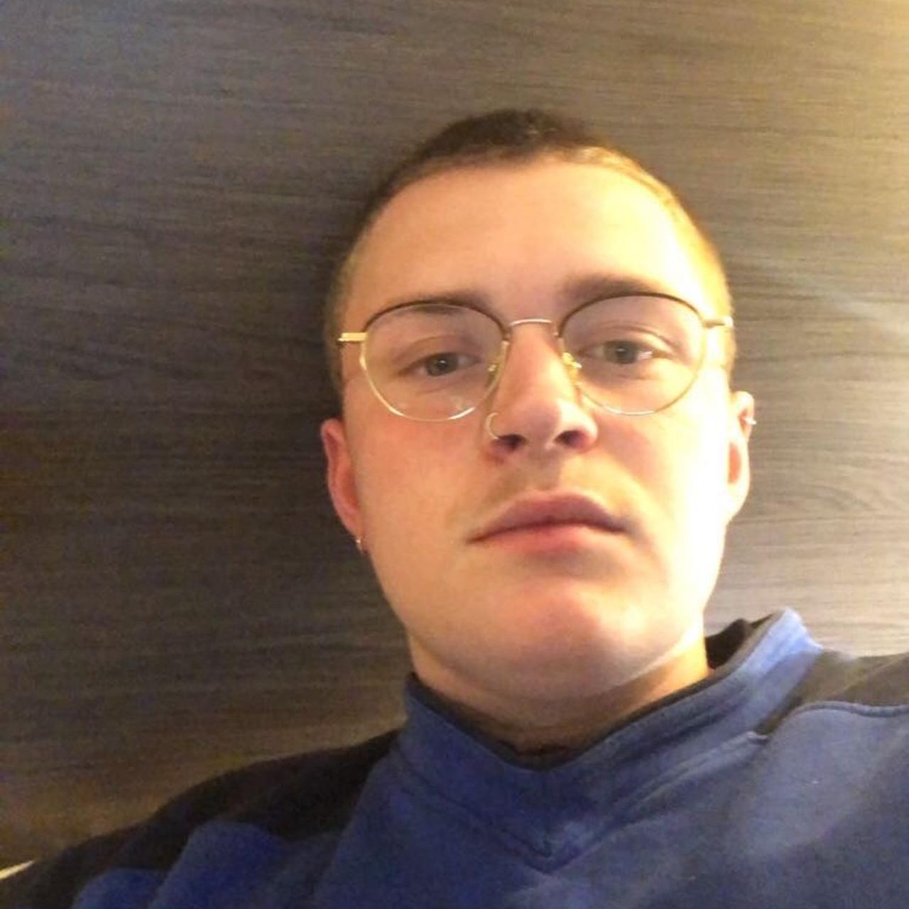 Harry hepden - Depop