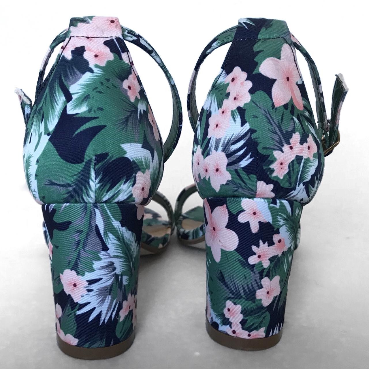 🌴🗿 Summer tiki party 🗿🌴heeled sandals “Justfab”... - Depop