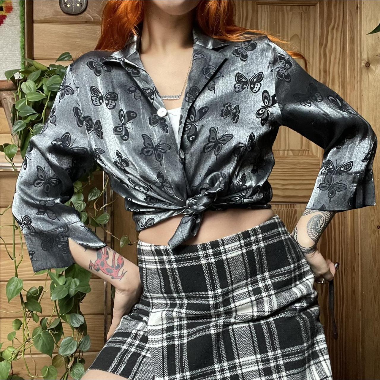 the CUTEST 90s/y2k metallic silver and black printed... - Depop