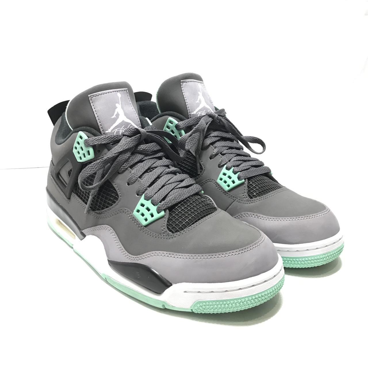 Nike Men's Grey and Green Trainers | Depop