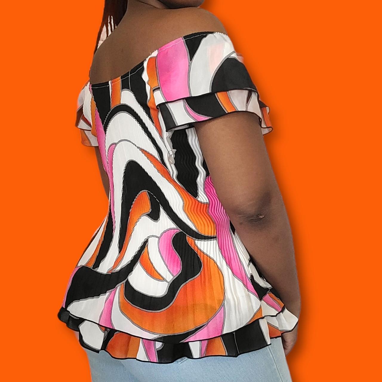 Artsy abstract all over print top with accordian... - Depop