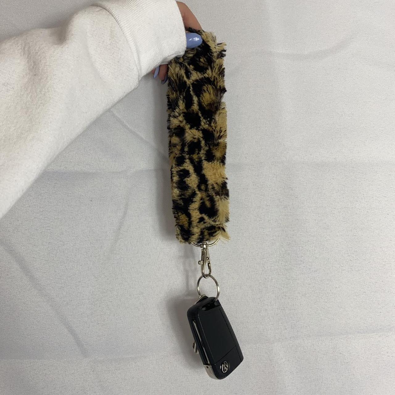 light pink cheetah keychain