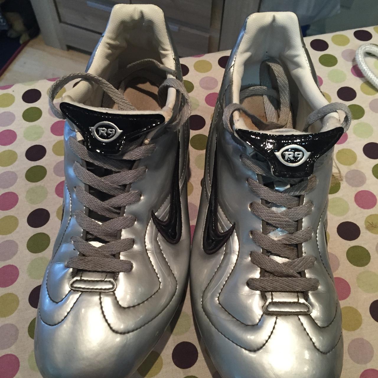 VERY RARE Nike R9 Ronaldo size 8 football boots!... - Depop