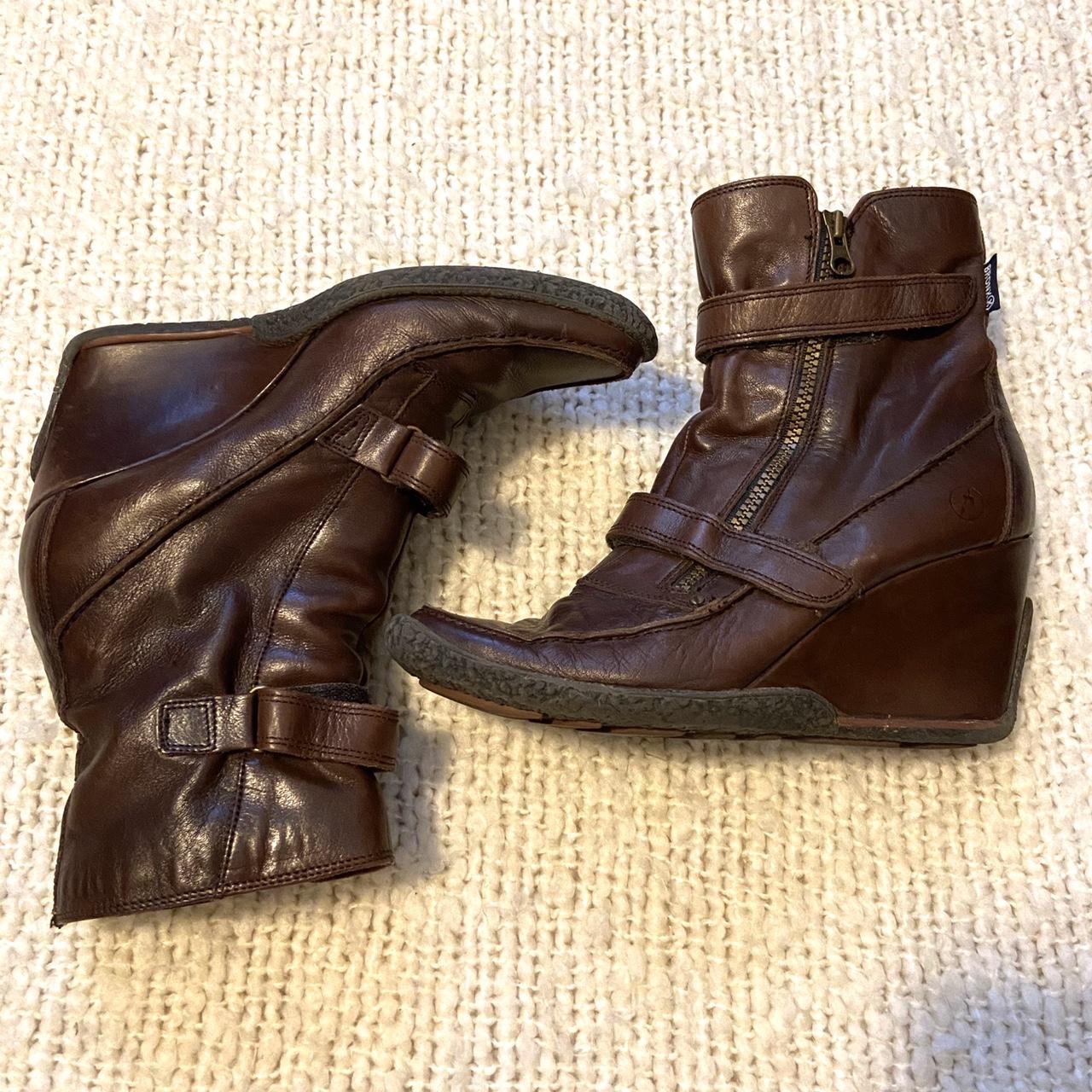 Bronx Clothing Women's Burgundy and Brown Boots | Depop