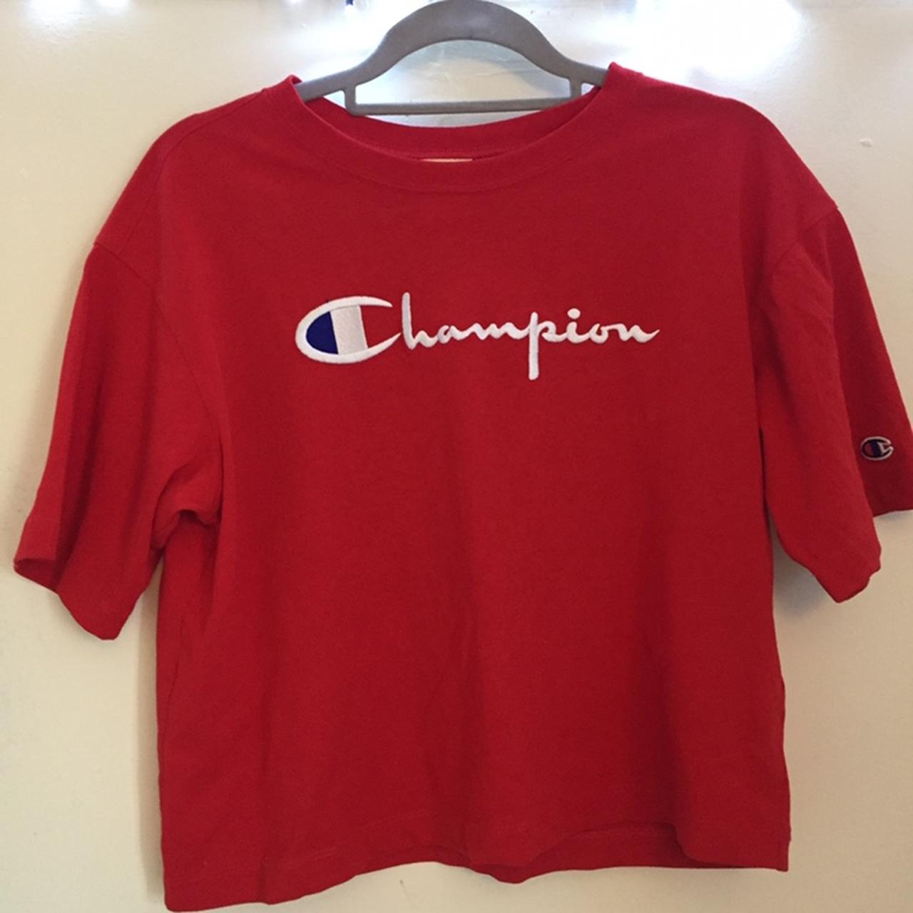 Red oversized Champion top, worn a couple of times🌸... - Depop