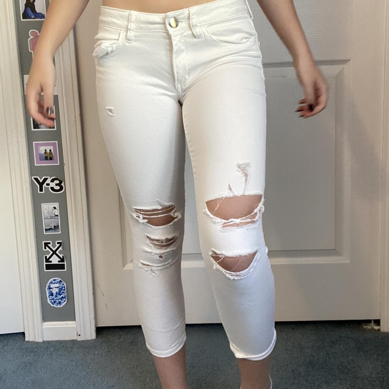 American Eagle ripped white jeans! Super stretchy... - Depop