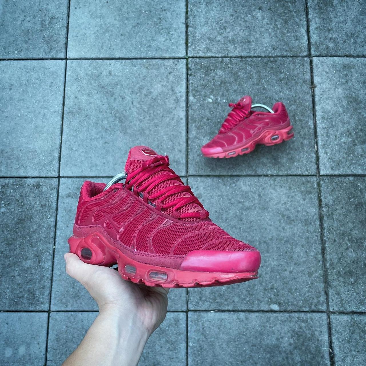 Nike Men's Red Trainers | Depop