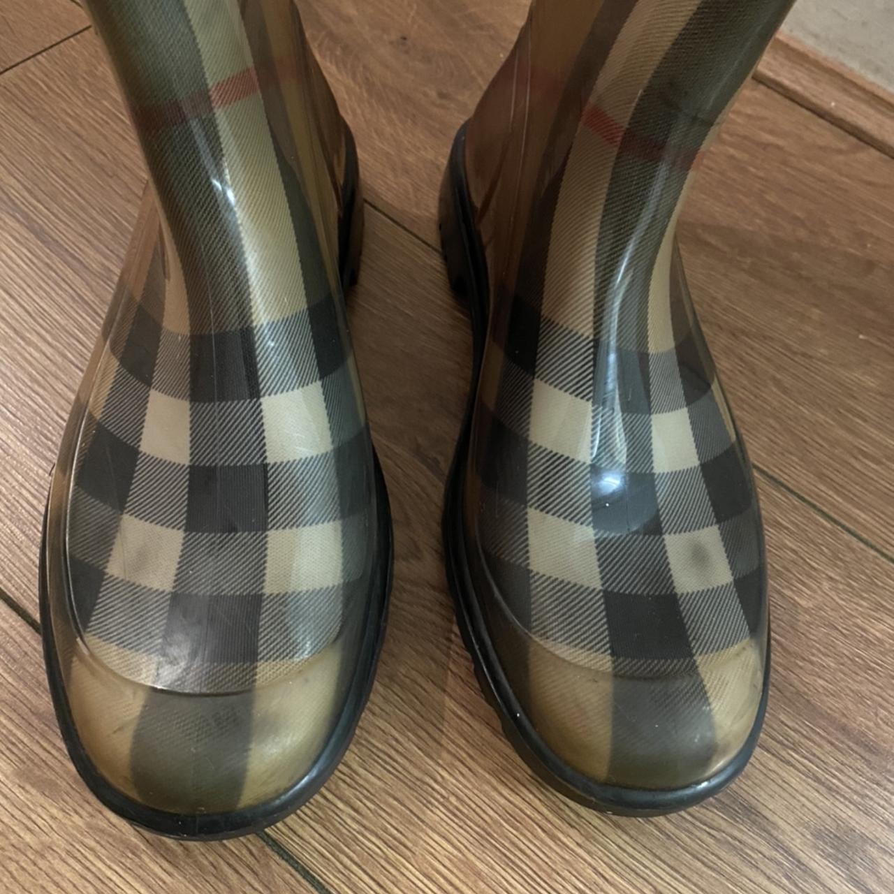 Burberry wellington boots - Depop