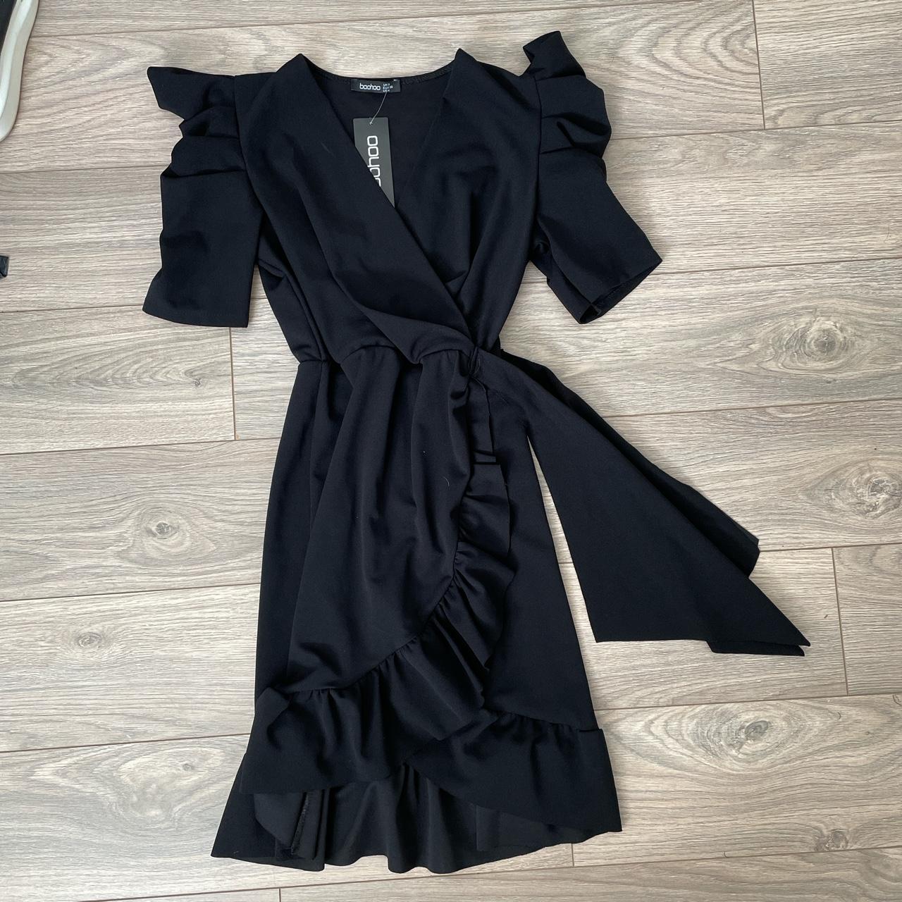 Boohoo black wrap dress with puff shoulders and tie... - Depop