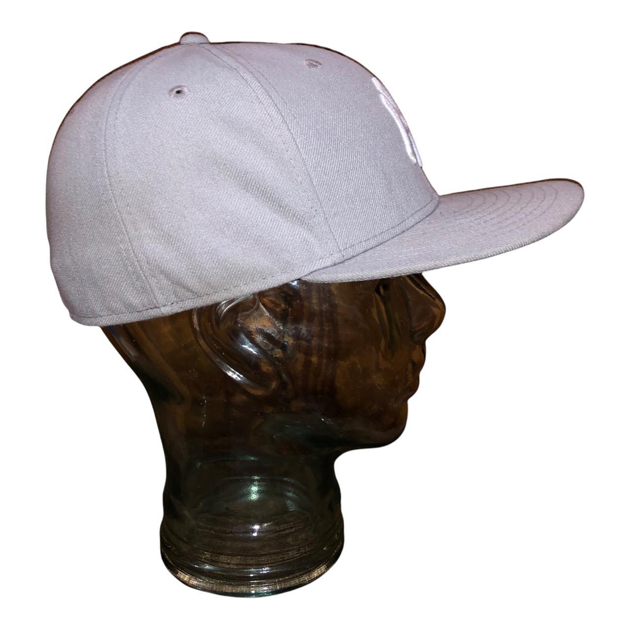 New Era NEW YORK YANKEES Grey / Red Cap Flat Peak... - Depop