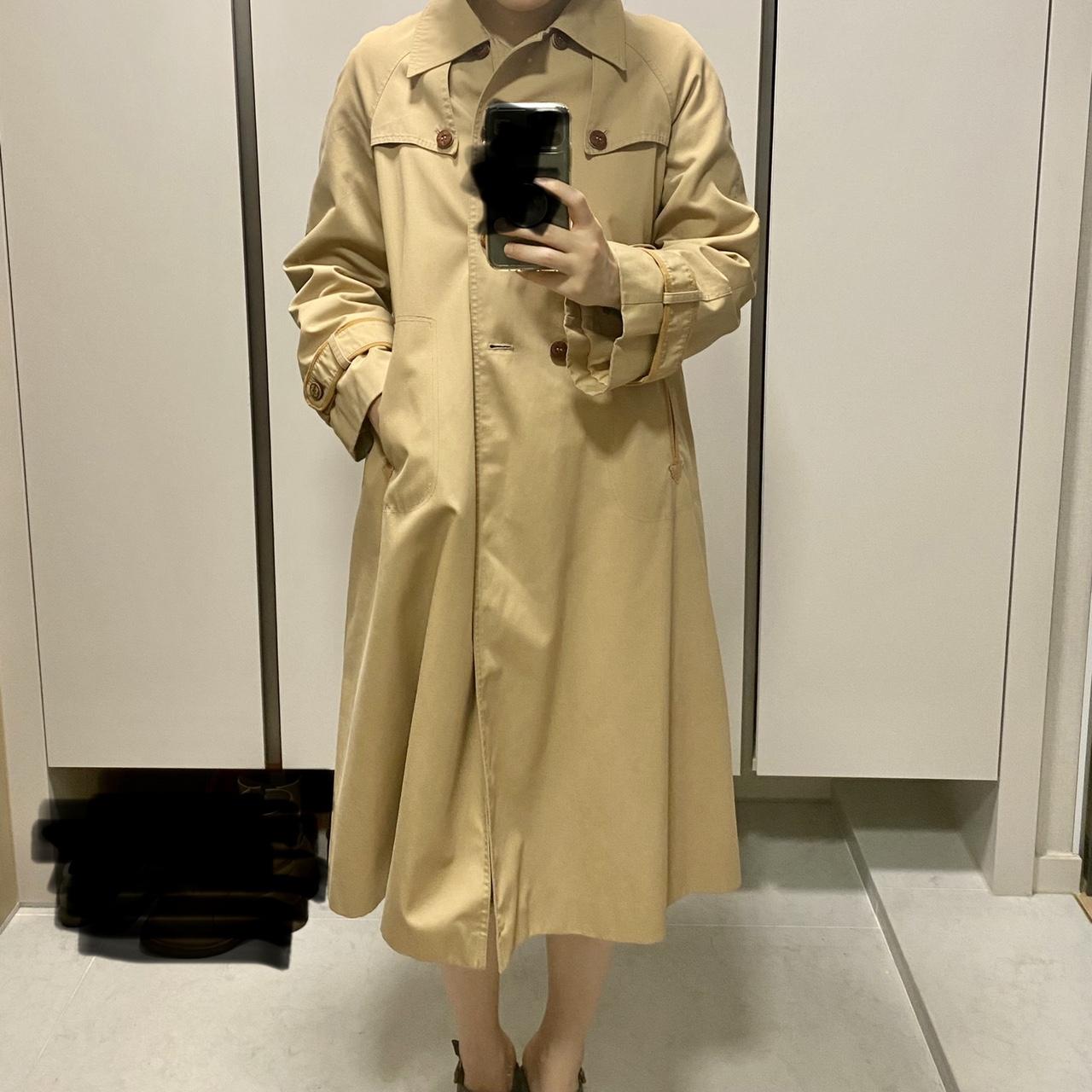 Fur lined vintage trench coat in very good... - Depop