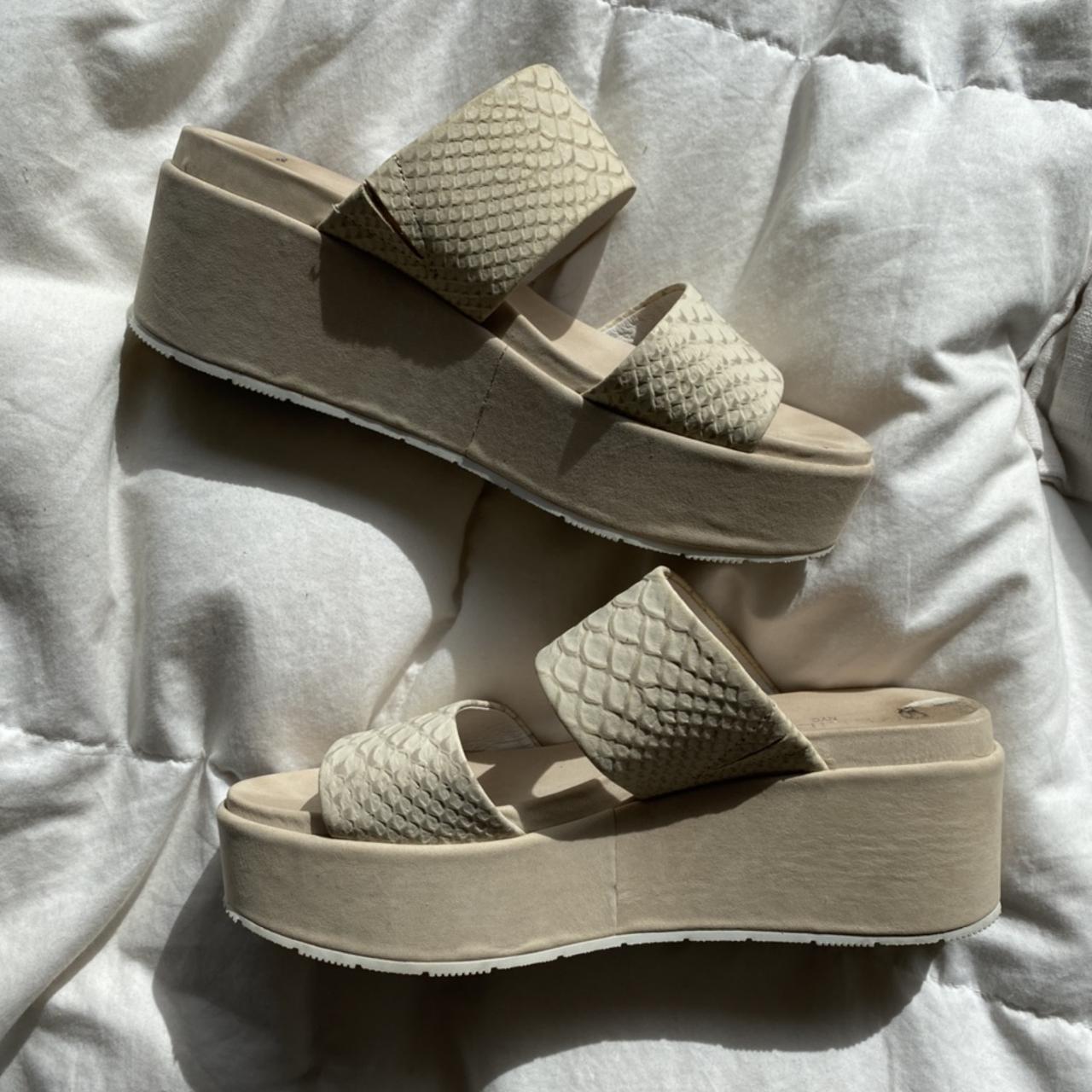 white snake skin platform sandals size 8 wide in... - Depop