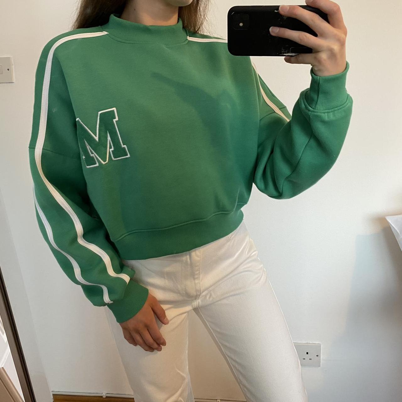 Missguided green crop jumper Size UK 8 Would fit... - Depop