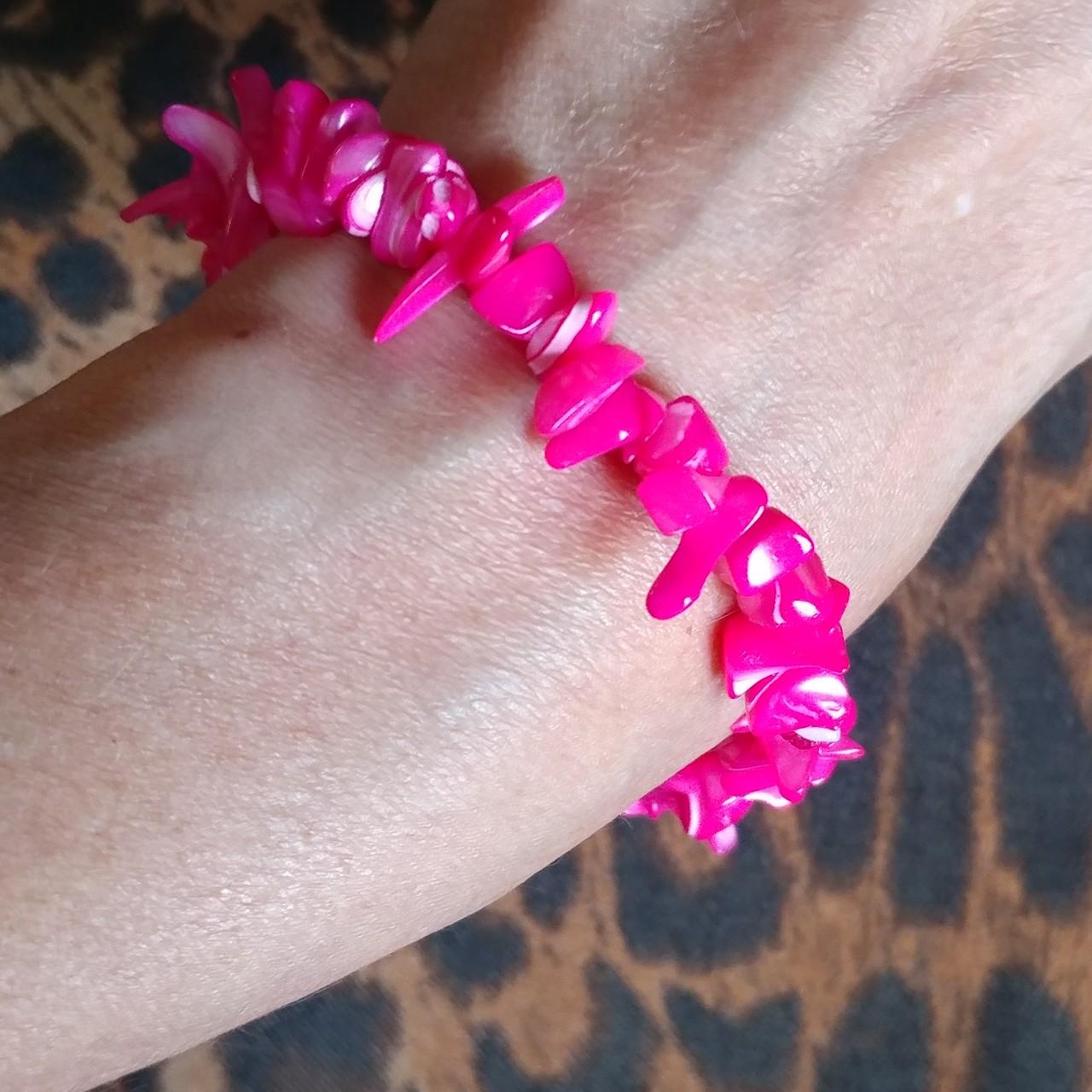 US SHIPPING ONLY 🇺🇸 Hot pink puka shell bracelet.... - Depop