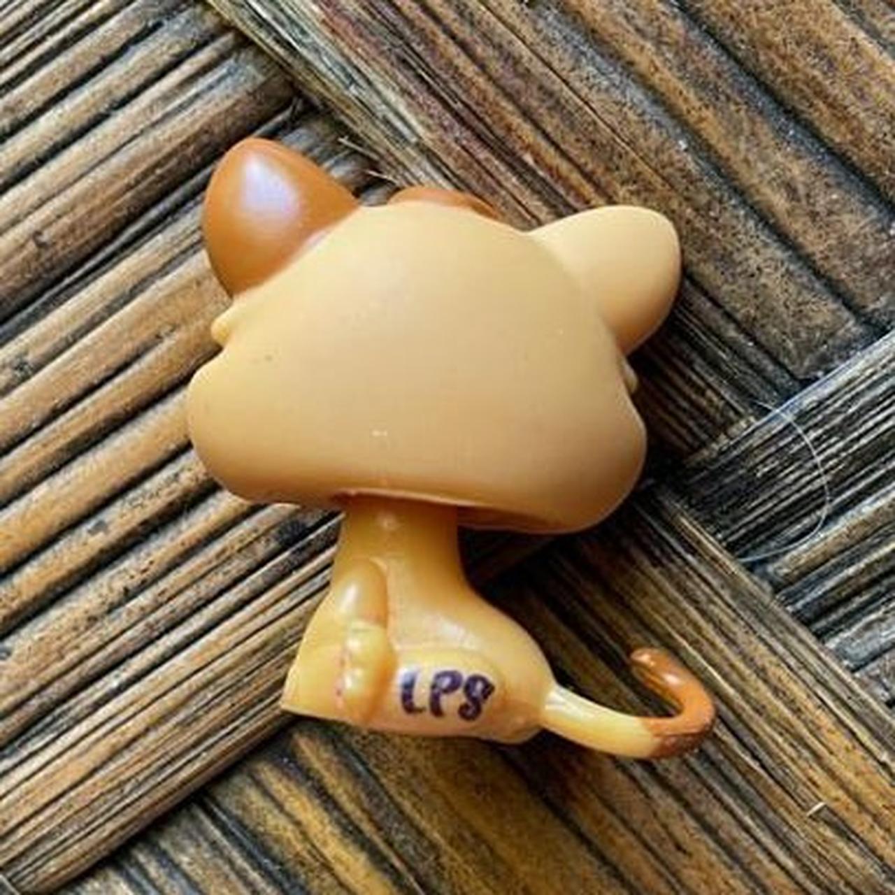 US SHIPPING ONLY 🇺🇸 LPS Kitten with Purple Eyes... - Depop