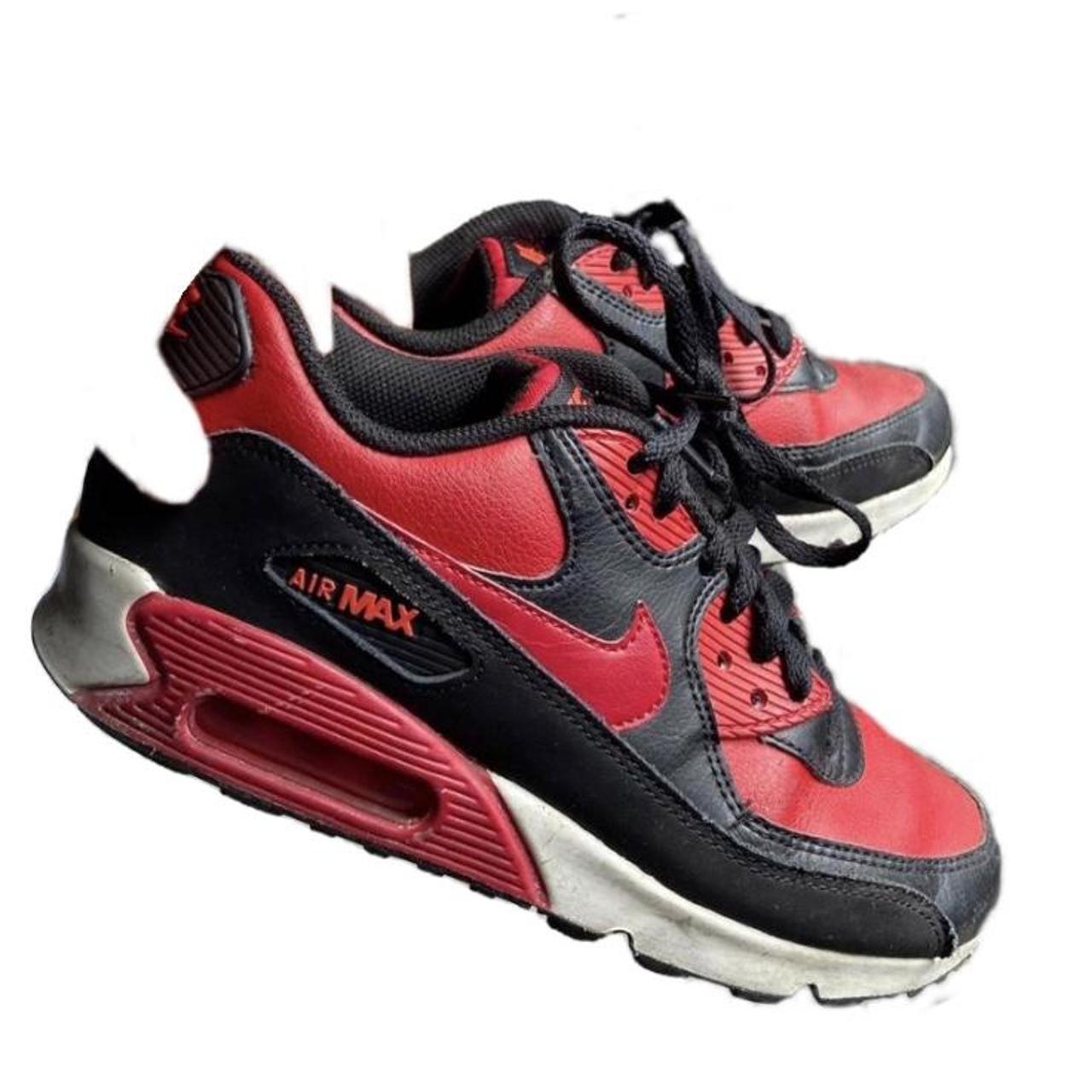 Nike Women's Red and Black Trainers | Depop