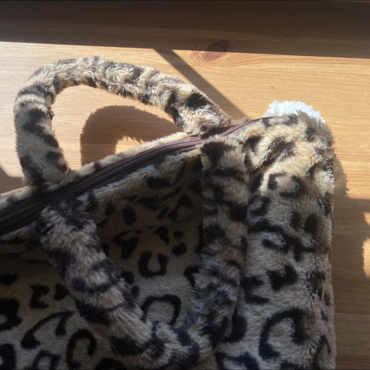 🐆 y2k fluffy cheetah purse with white puff zipper 🐆 - Depop
