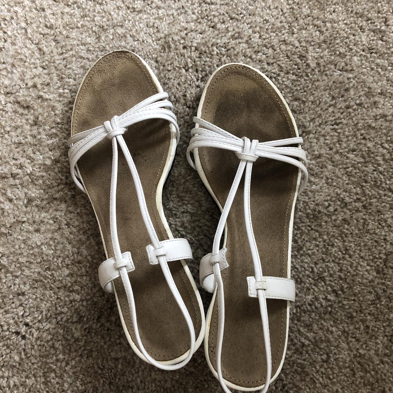 🐚 Sea Shell White Heels 🐚 Size: 5.5 🐚 Shoes are... - Depop