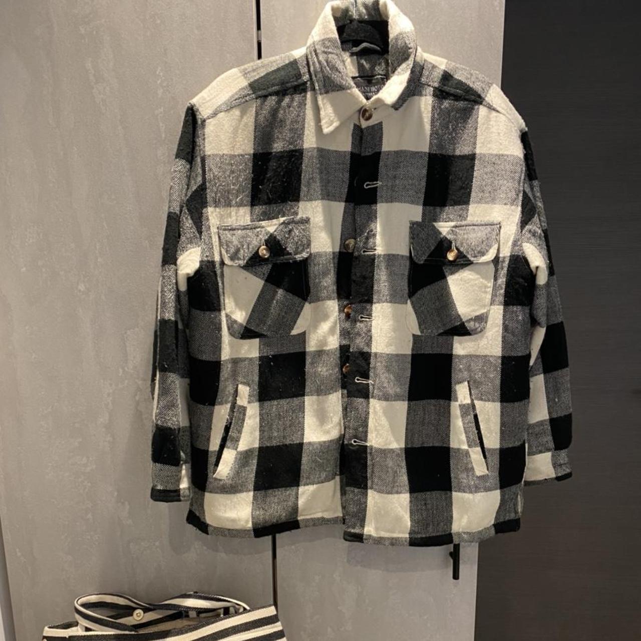 Super comfy vintage box fit Jacket with shearling... - Depop