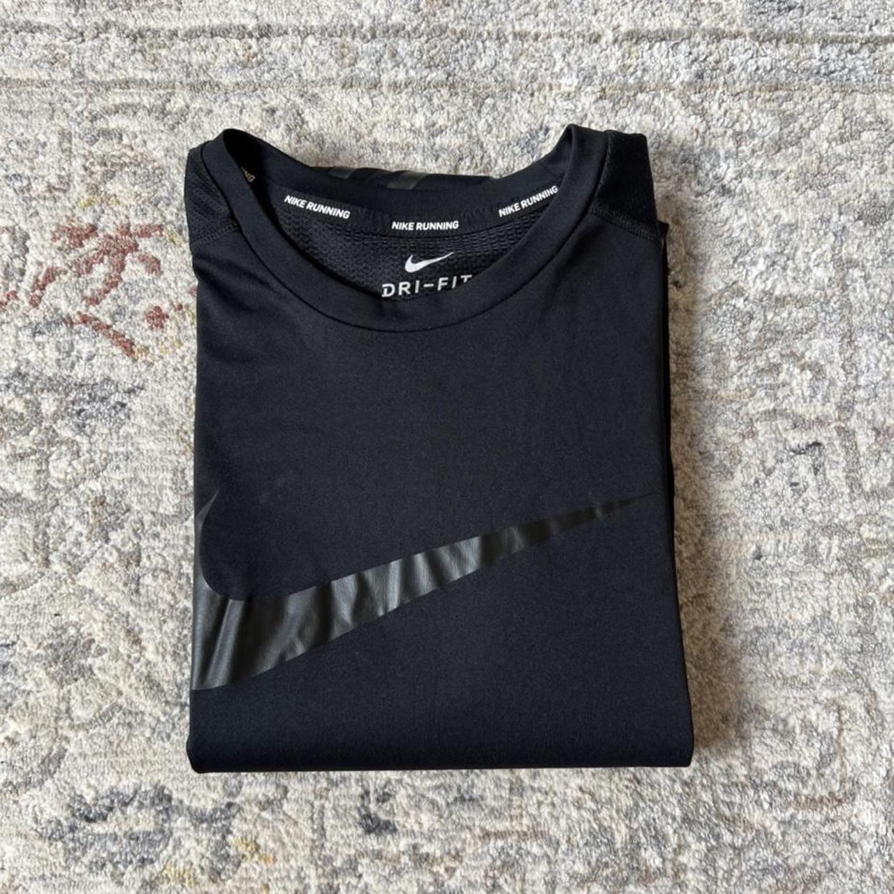 Long sleeve Nike Running Tee. Size Medium - Depop