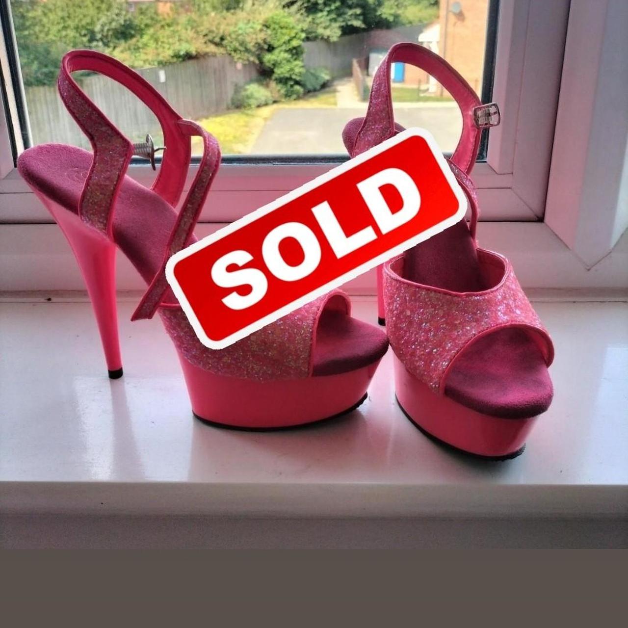 Pink glitter pleasers - Depop