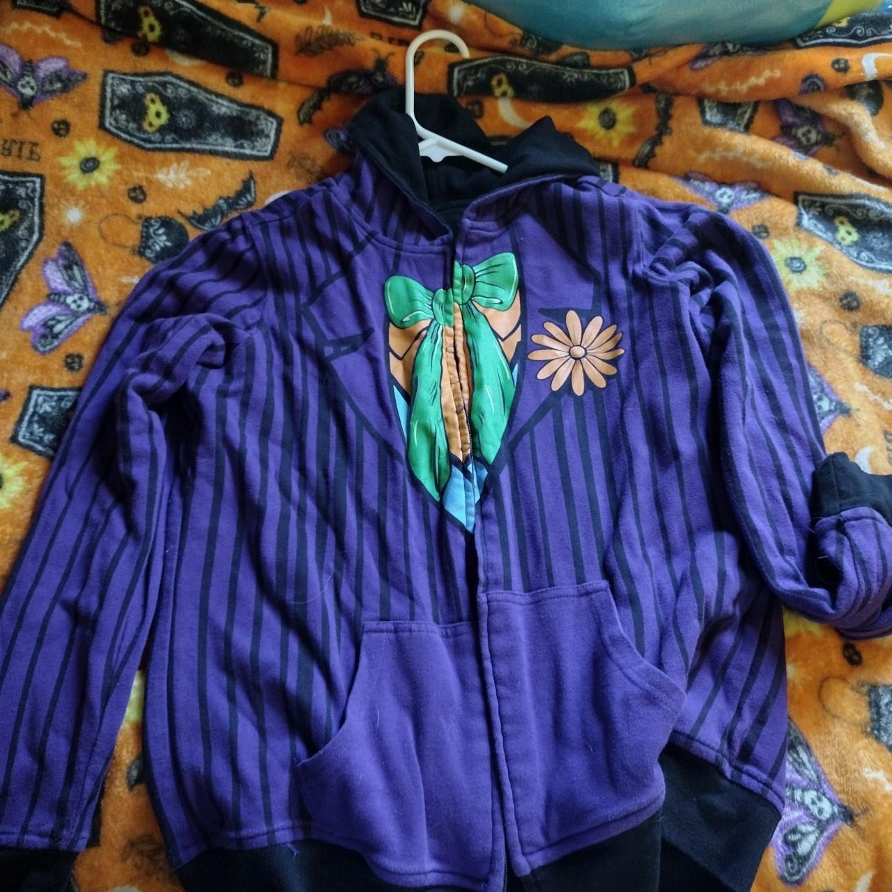 Reversible Hot topic Harley Quinn and joker hoodie.... - Depop Reversible Hot topic Harley Quinn and joker hoodie.... - Depop