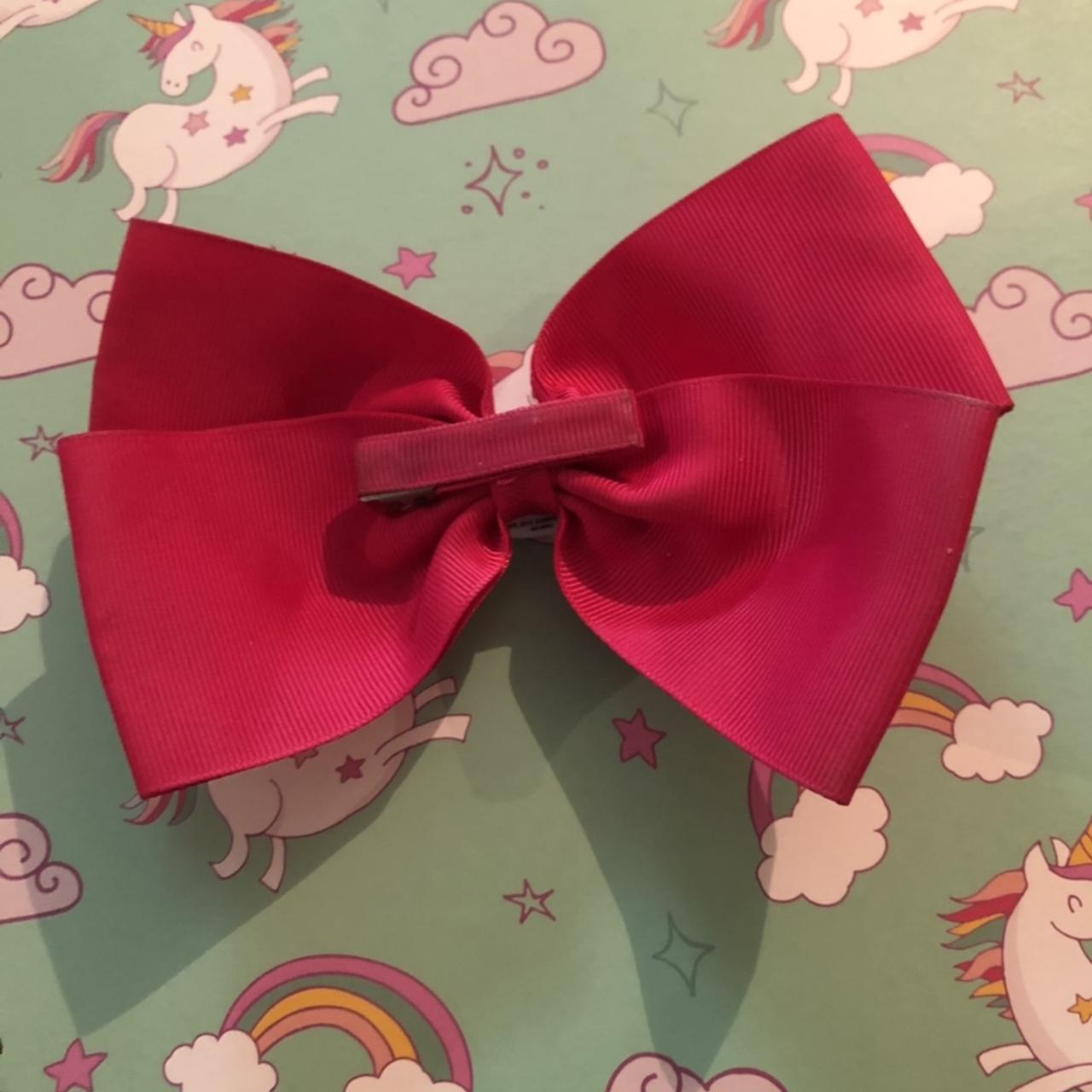 Big pink Hello Kitty bow. Super cute just never wear... - Depop
