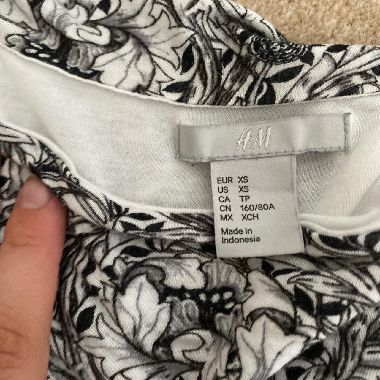 vintage y2k h&m black and white cowl flower... - Depop