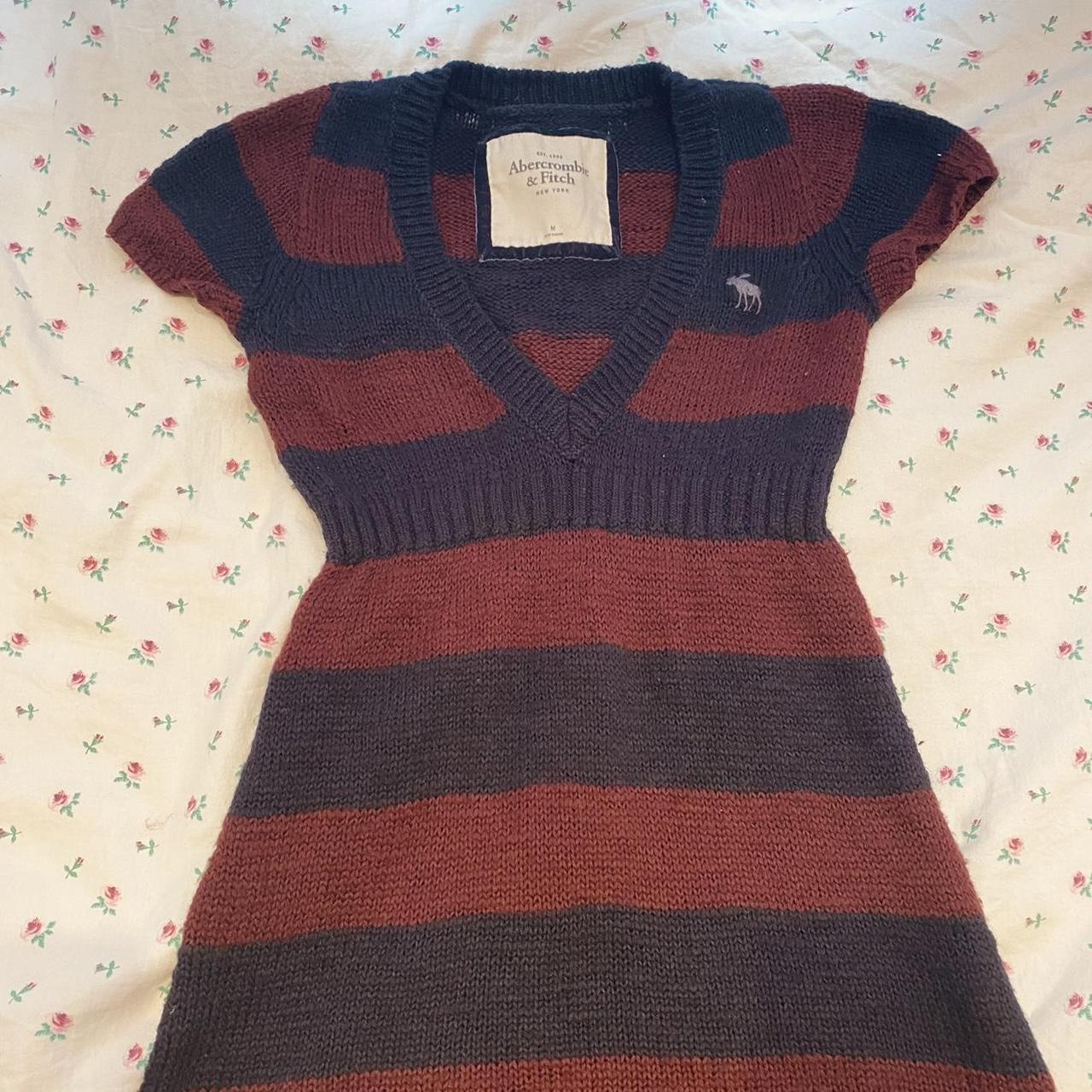 ୨୧ abercrombie & fitch navy and red striped... - Depop ୨୧ abercrombie & fitch navy and red striped... - Depop